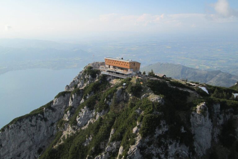 Wandern am Traunstein (1.691 m): Alle Steige und Hütten